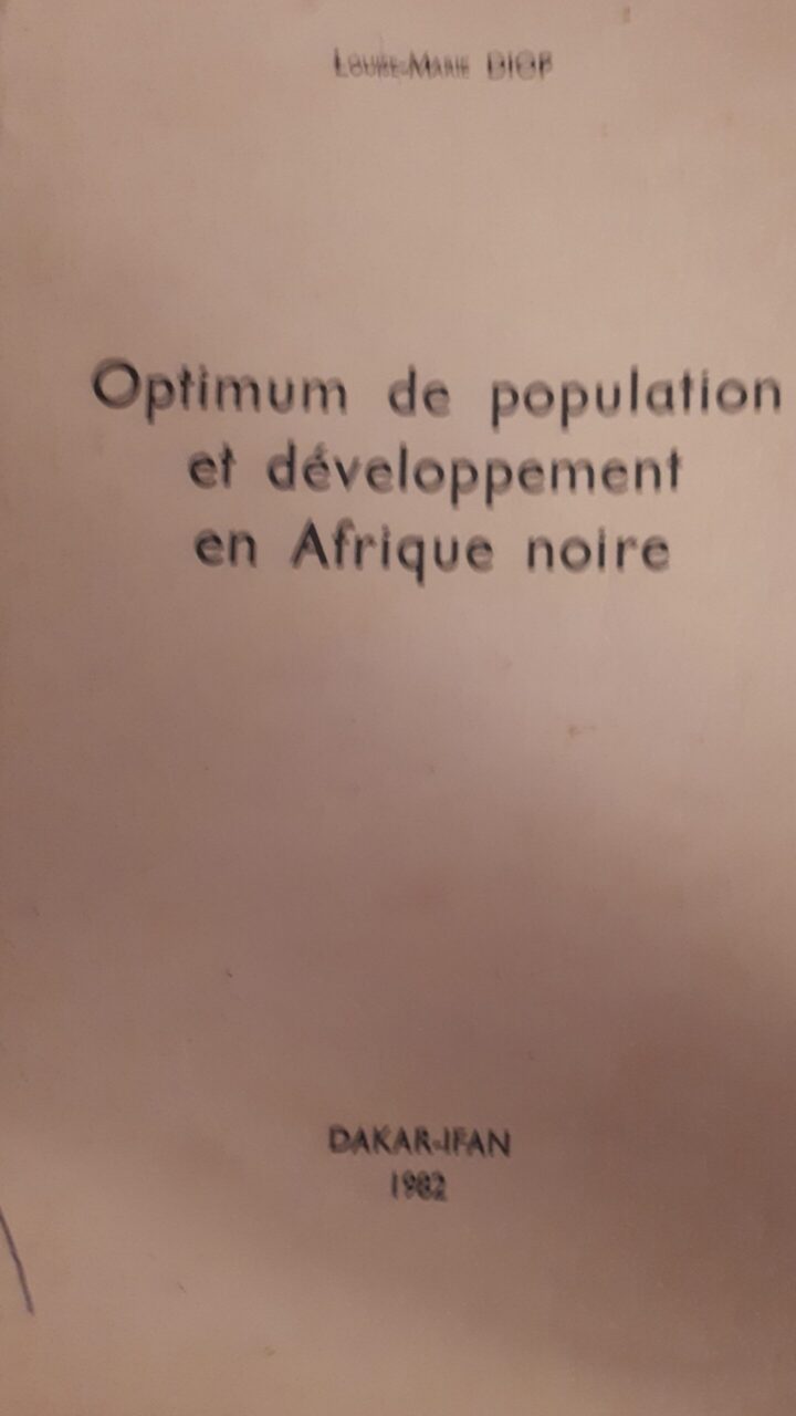 Optimum de population et développement en Afrique Noire - Acervo África